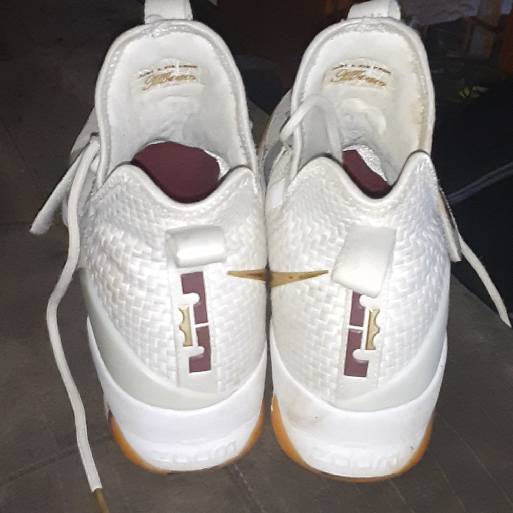 Nike Lebron James Soldiers Nrmint Condition - Gem